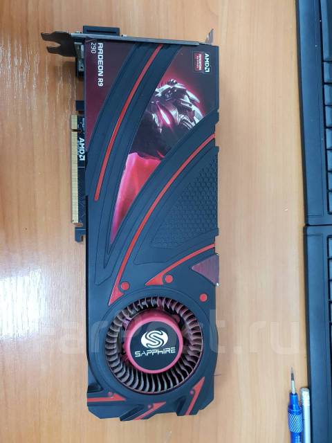 Продам r9 290 4gb gddr5, б/у, в наличии. Цена: 8 000₽ во Владивостоке