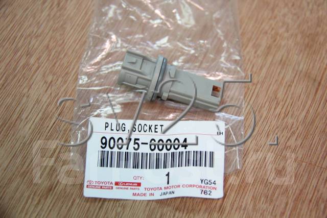 Штекер лампочки LX470 CR40 50 MCV2# AE11# и др. 90075-60004 90075-60004 ...