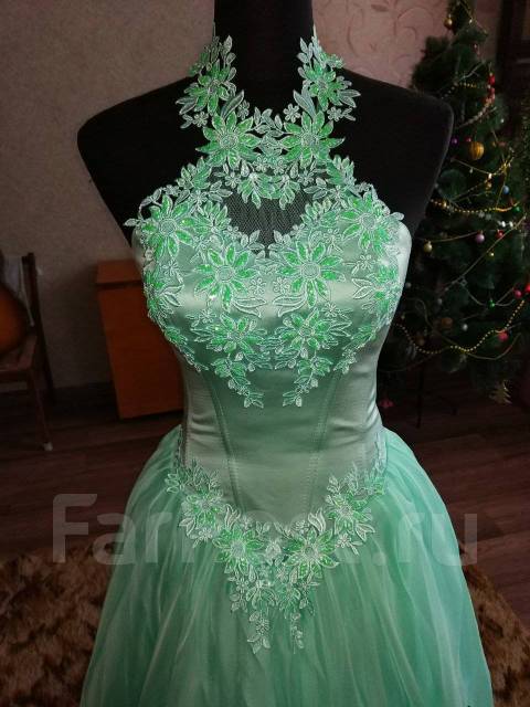 Продам красивое платье праздничное нежного фисташкового цвета ...