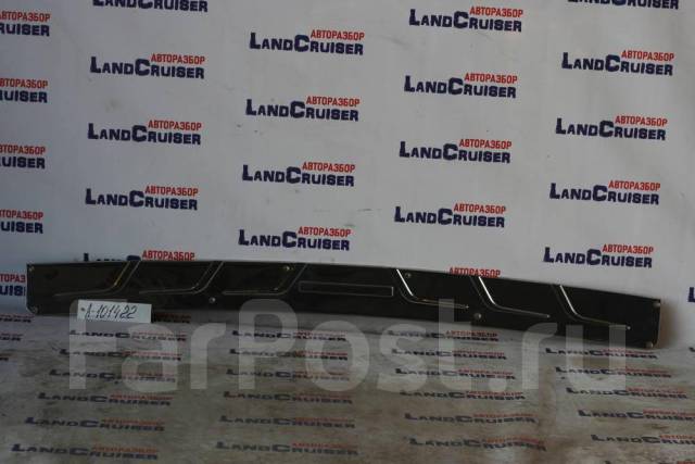 Накладка заднего бампера декаративная центральная Toyota Land Cruiser ...