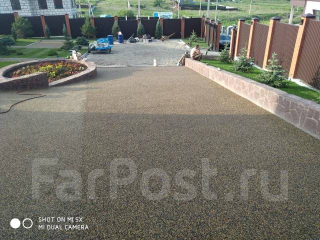 Асфальтирование. Асфальт. Резиновое покрытие. Выезд по краю ...