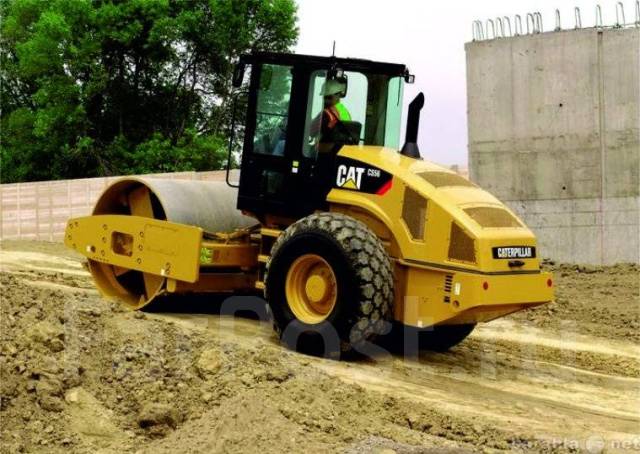 Услуги каток дорожный CAT CS76 во Владивостоке