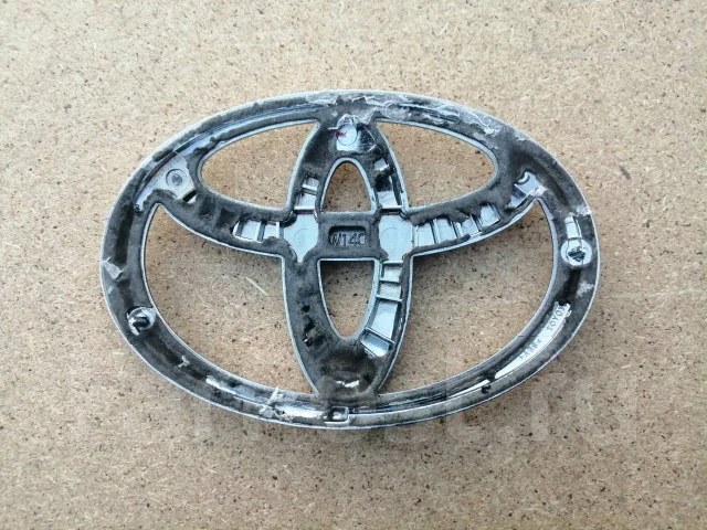 Эмблема Toyota(Оригинал) купить во Владивостоке — частное объявление ...