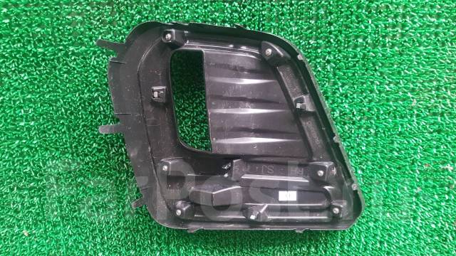 Ободок туманки Subaru Forester, правый купить во Владивостоке по цене ...