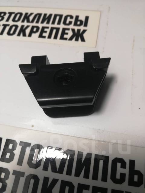 Клипса, крепёж бампера к подкрылку Toyota 53879-30050 47749-30030 ...