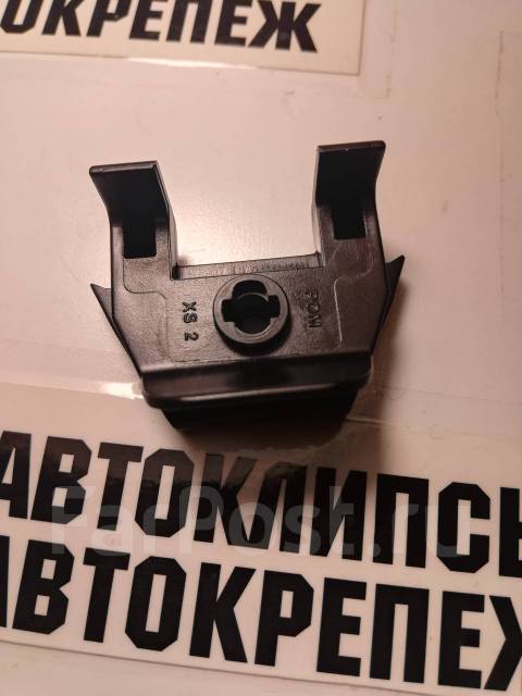 Клипса, крепёж бампера к подкрылку Toyota 53879-30050 47749-30030 ...