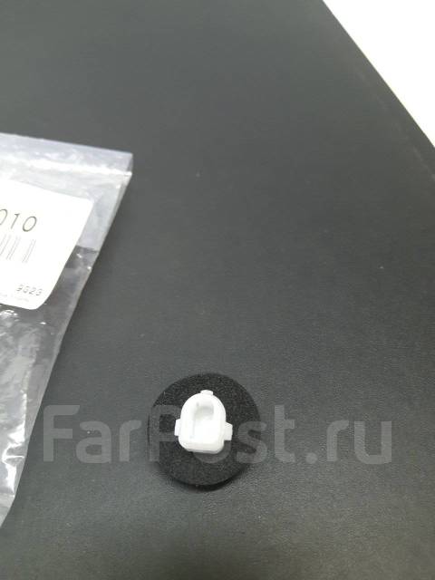 Клипса крепления заднего фонаря Toyota 81496-60010 купить в Томске по ...