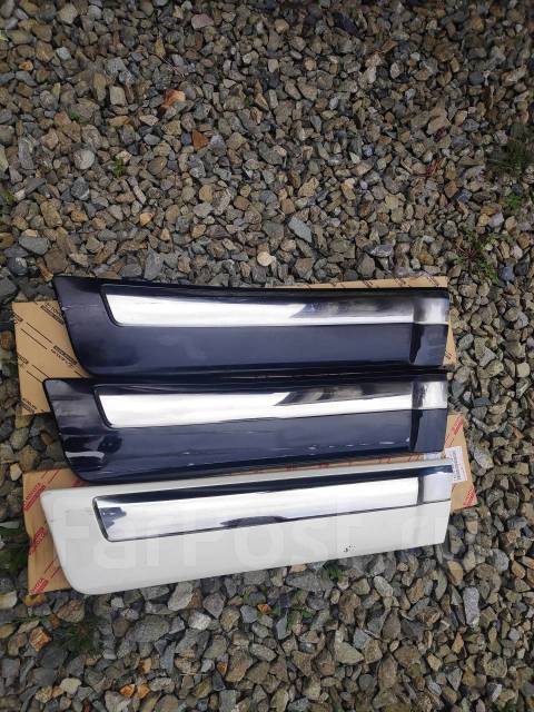 Молдинг правой двери Toyota LAND Cruiser 200 08- 75075-60130-C1 купить ...