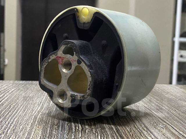 Опора АКПП Audi Q7 VW Touareg Porsche VAG 7L0399249C, 95537505730 ...