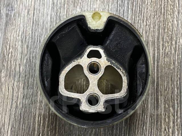 Опора АКПП Audi Q7 VW Touareg Porsche VAG 7L0399249C, 95537505730 ...