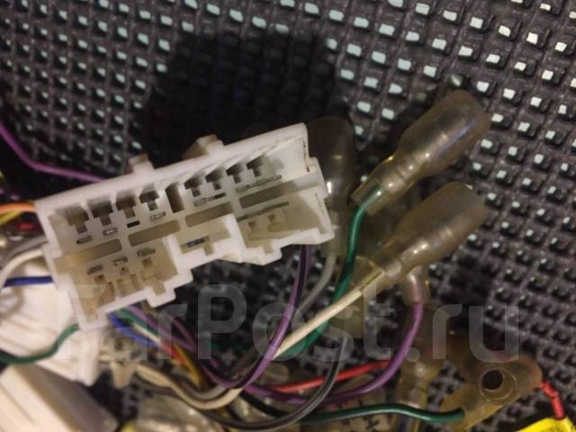 Фишка переходная для магнитолы Mitsubishi, б/у, в наличии. Цена: 500 ...