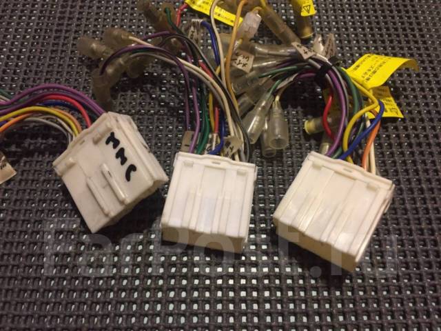 Фишка переходная для магнитолы Mitsubishi, б/у, в наличии. Цена: 500 ...