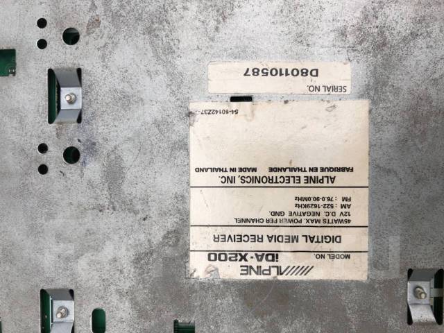 Цифровой медиа-ресивер alpine iDA-X200 usb 6 RCA, 1 DIN — 178x50 мм, б ...