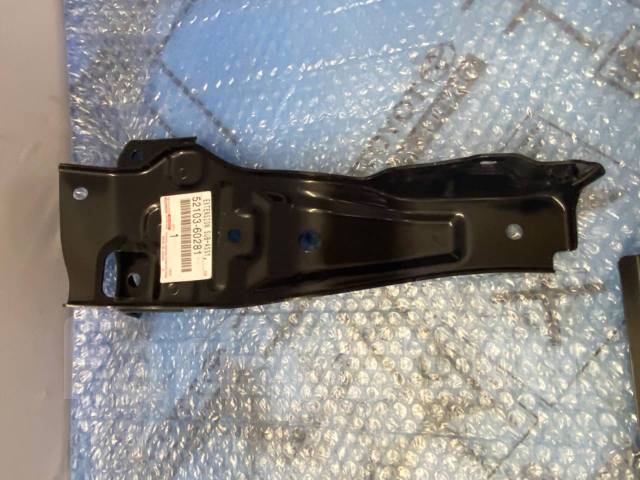 Кронштейн крепления бампера Toyota Land Cruiser Prado 150 купить в ...