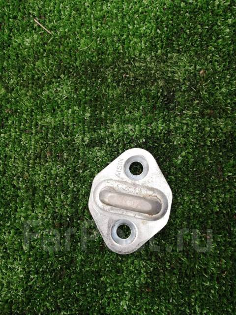Петля замка двери Toyota Land Cruiser 100 купить в Хабаровске по цене ...