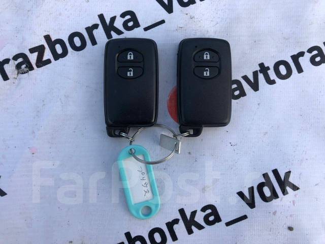 Ключ Smart-key на на Toyota Prius ZVW30 купить во Владивостоке по цене ...