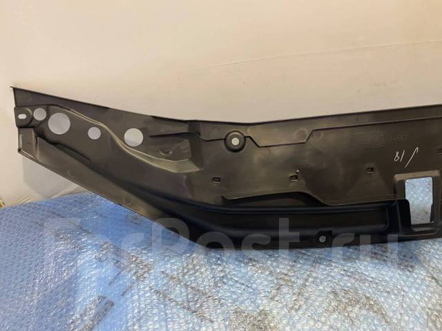 Накладка на телевизор Toyota Land Cruiser 200 купить в Москве по цене ...