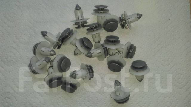 6505759AA Crown клипса крепления обшивки двери купить в Москве по цене ...