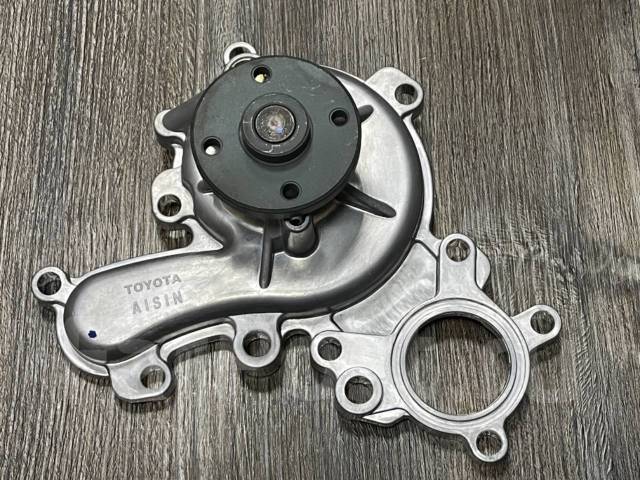 Помпа охлаждения ДВС Land Cruiser, Sequoia, Tundra Toyota 1610039496 ...