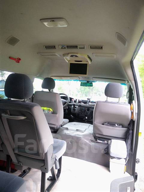 Аренда Toyota Hiace 8 пассажирских мест. Большой багажник, микроавтобус ...