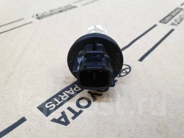 Патрон лампы Toyota Rav4 9098113043 40 купить в Москве по цене: 2 000 ...