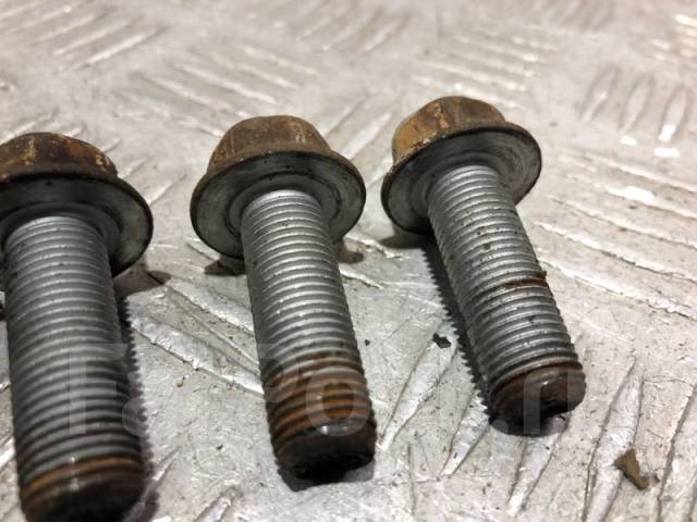 Болт подвески Nissan Qashqai 2008 081B42355M J10 MR20DE, передний ...