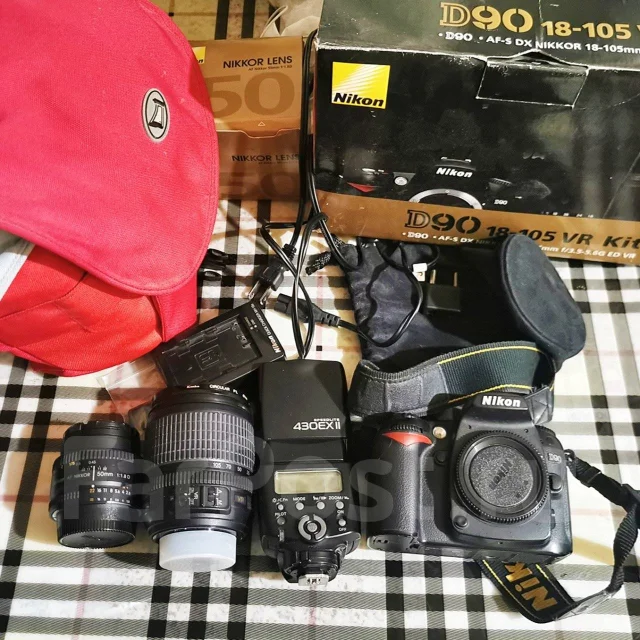 Nikon D90 kit 18-105 + nikkor 50 mm+вспышка+штатив=полный комплект, б/у ...