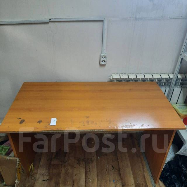 Деревянный стол 120X60X70, б/у, в наличии. Цена: 1 500₽ во Владивостоке
