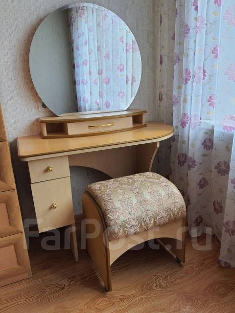 Продам туалетный столик - Мебель в Уссурийске
