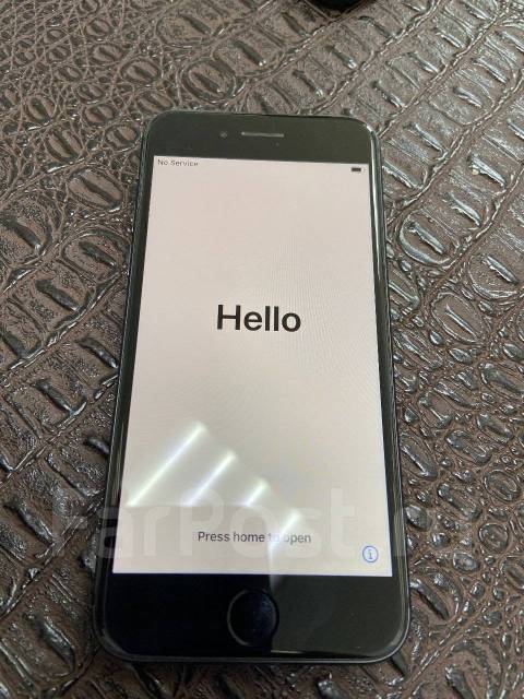 Айфон 8 64 ГБ Apple iPhone 8 - Смартфоны и сотовые телефоны в Хабаровске