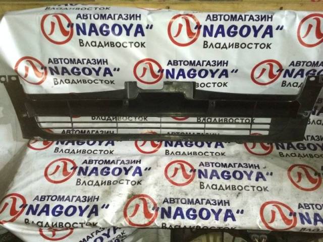 Решетка Toyota Hiace KDH200, передняя купить во Владивостоке по цене ...