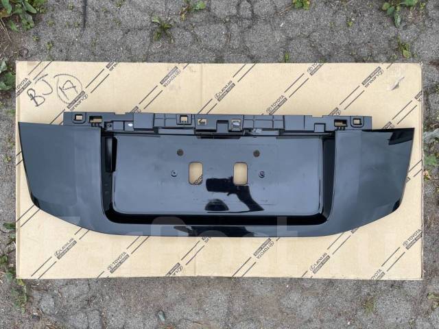 Накладка Задней Двери Toyota LAND Cruiser Prado 150 76801-60320-C0 ...