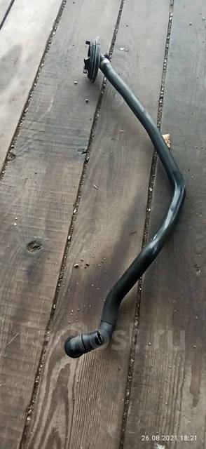 Патрубок системы охлаждения Mercedes W211 A2118300496 A2118300396 ...