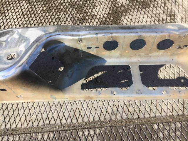 Бампер задний хром Toyota Tundra дефект купить во Владивостоке по цене ...