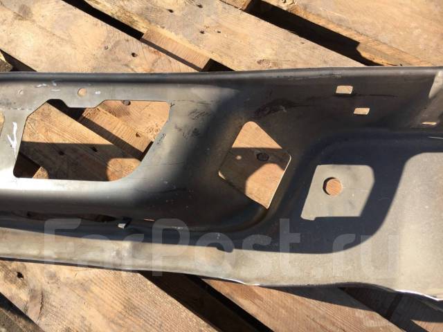 Бампер задний хром Toyota Tundra дефект купить во Владивостоке по цене ...