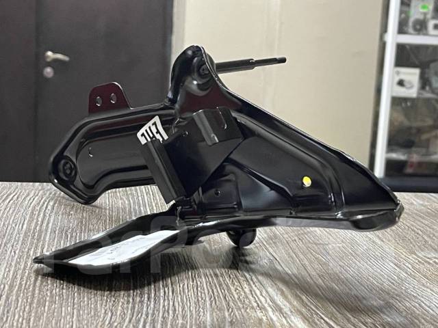 Кронштейн компрессора подвески Mercedes S/CL W221/216 A2213200243 ...