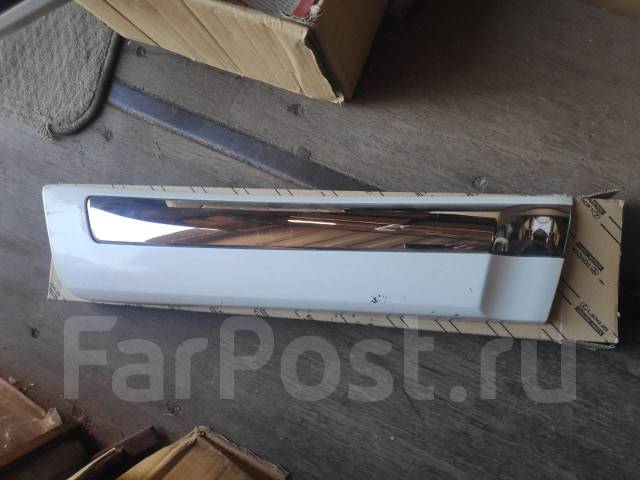 Молдинг правой двери Toyota LAND Cruiser 200 08- 75075-60130-C1 купить ...