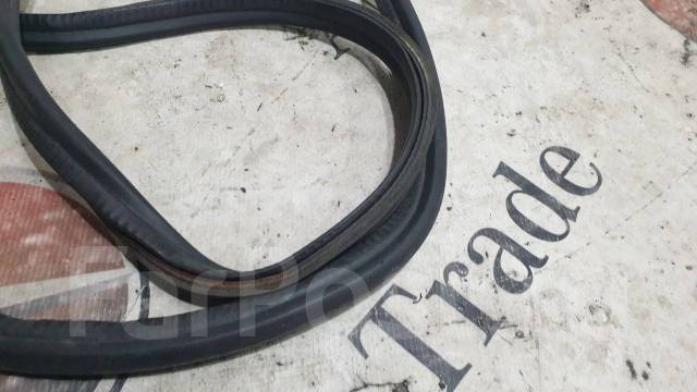 Уплотнитель крышки багажника Mercedes-Benz W140 S купить в Находке по ...