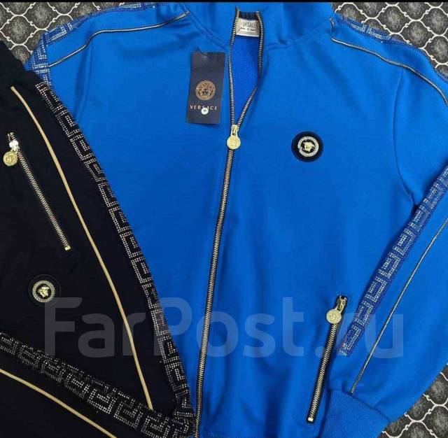 Спортивные костюмы Versace, 46, 48, 50, новый, в наличии. Цена: 4 999₽ во Владивостоке