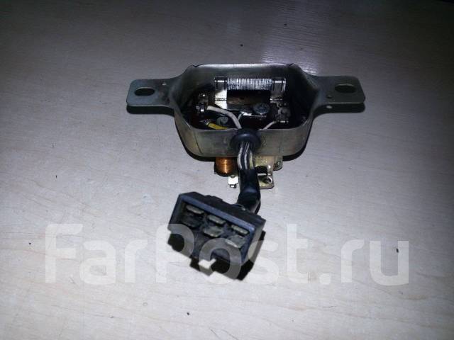 Реле генератора Toyota Lite Ace, Dyna, Corolla, Hiace, Land Cruiser ...
