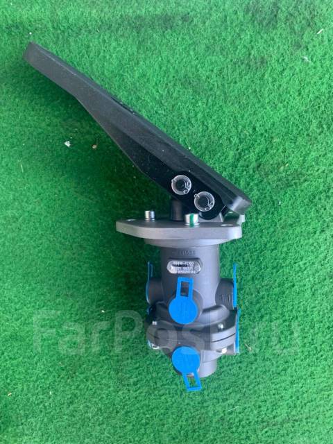 Педаль тормоза в сборе с тормозным краном HD160/170/270 № 593107C100 ...