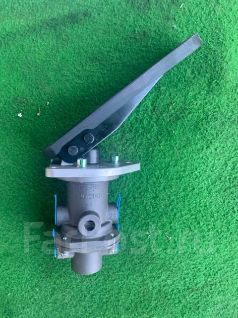 Педаль тормоза в сборе с тормозным краном HD160/170/270 № 593107C100 ...