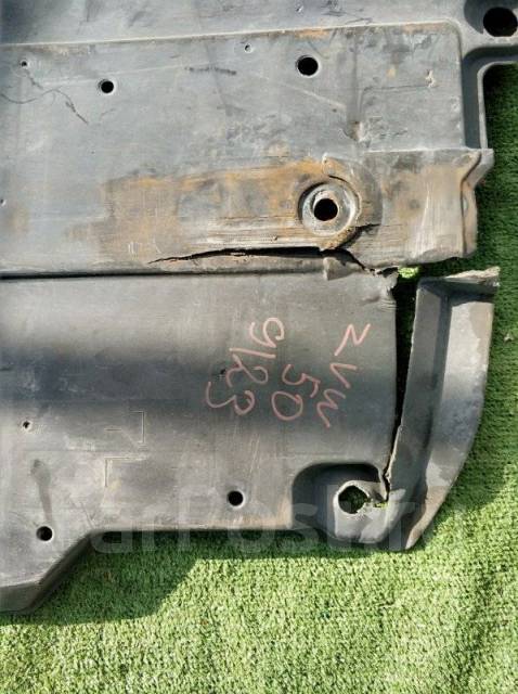 Защита днища Toyota Prius 2016 5816647030 ZVW50 2ZR, левая купить во ...