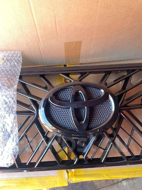 Эмблема в решетку Toyota LAND Cruiser 200, Prado 150, Tundra GRJ200 ...