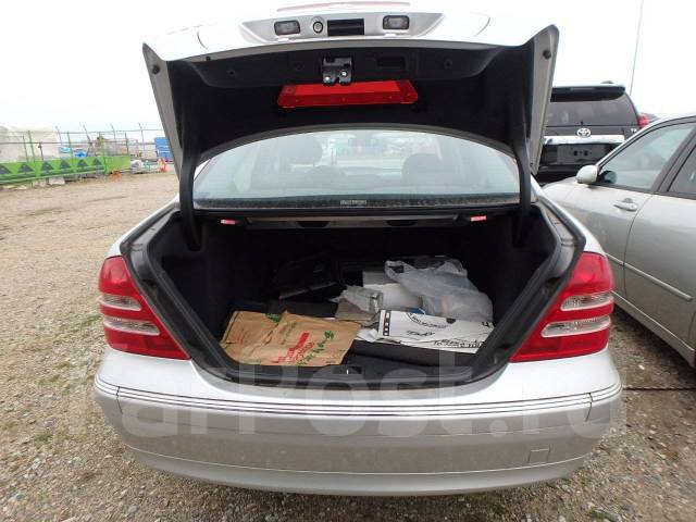 Уплотнительная резинка багажника на Mercedes-Benz C-Class W203 купить ...