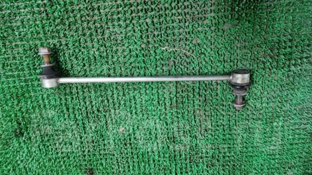 Стойка стабилизатора Toyota Prius 2016 4882047040 ZVW51 2ZR-FXE ...