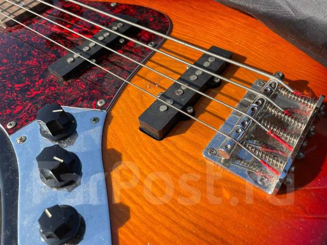 Бас гитара 4-струнная Fender, леворукая (для левши), б/у, в наличии ...