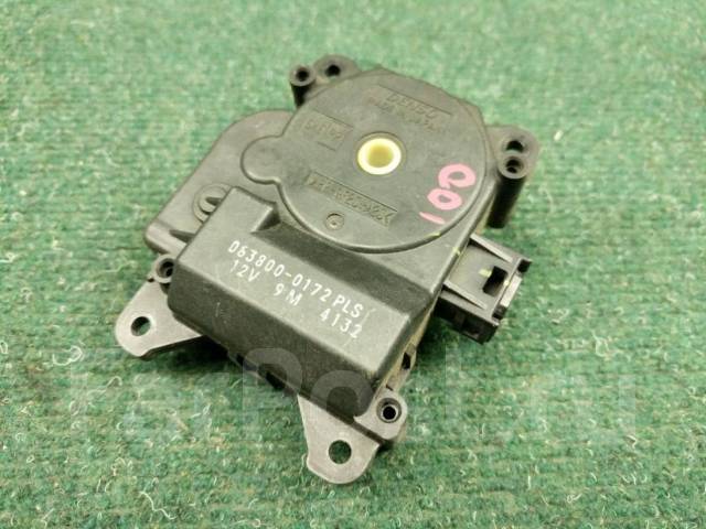 Сервопривод заслонок печки Toyota Crown Majesta 8710630470 URS206 ...