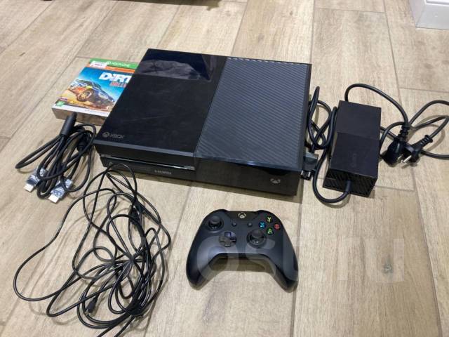 Xbox One 500 gb + один джойстик, б/у, в наличии. Цена: 13 000₽ во ...