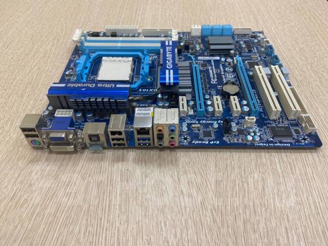 Материнская плата Gigabyte GA-890GPA-UD3H, AMD 890GX, б/у, в наличии ...